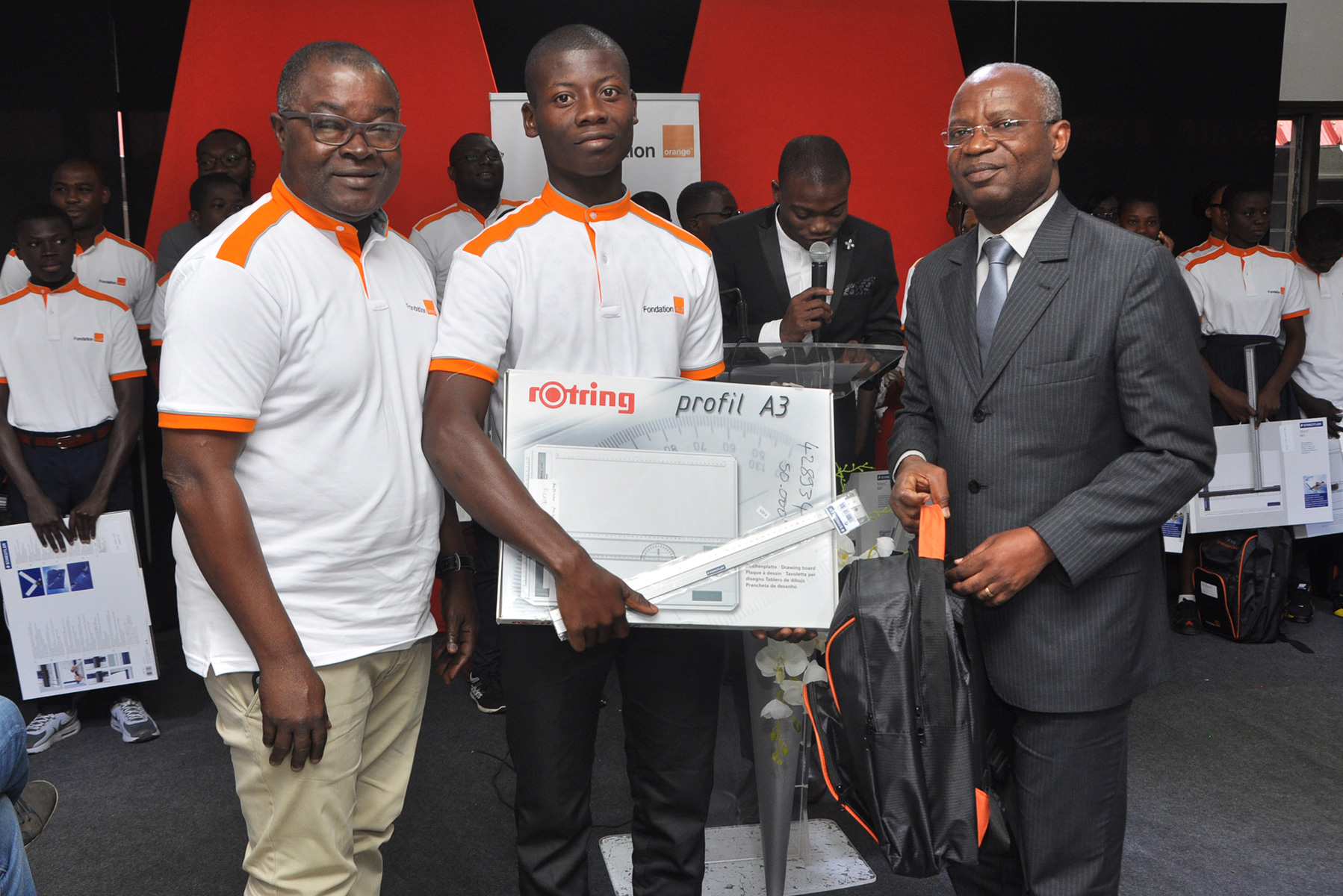 Les bénévoles parrainent les élèves de la Génération Orange | Fondation ...